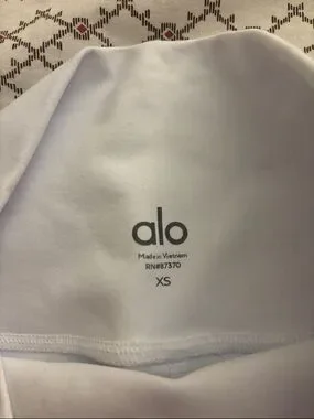 ALO Yoga | Shorts | Alo Yoga Highrise White Bike Shorts With Subtle ...